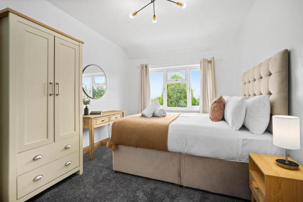 Luxurious 3 Bedroom House With Parking 73b - Top Rated - Netflix - Wifi - Smart Tv - Birmingham