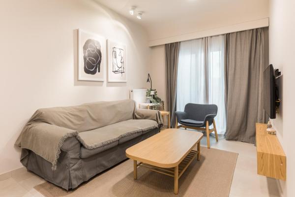 Blossom By Halu! Cozy 2-bd Apartment - Thessaloniki