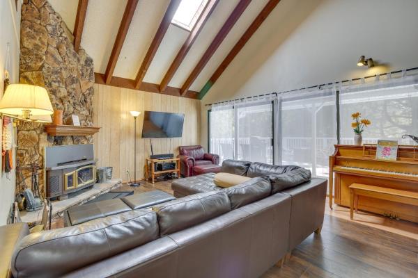 Ski, Hike And Fish Big Bear Lake Home With Fire Pit - Big Bear Lake, CA