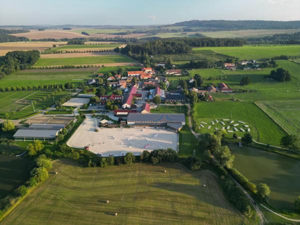Equitana Hotel Resort - Středočeský kraj