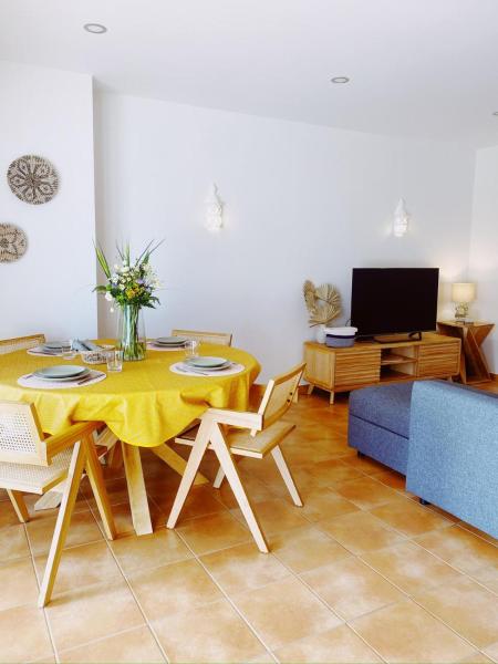 Beach Apartment Gabriela With Pool - Lagoa