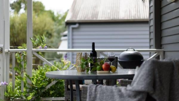 Lakeside Suite 4 - Lake View & Spa Bath - Daylesford