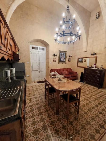 Cozy Corner House In Valletta - Authentic! - Malta