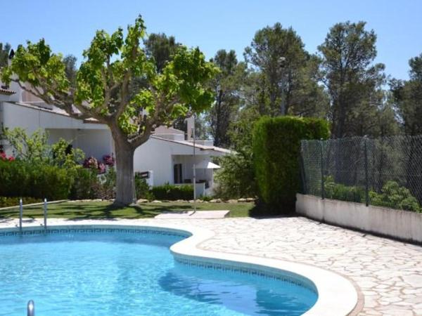 Casa Familiar Con Jardín, Piscina Y Vistas A Montgrí En L'estartit - Es-323-54 - L'Estartit