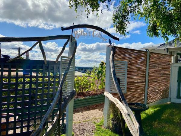 Bilbos Cottage At Little Bird - Tasmania