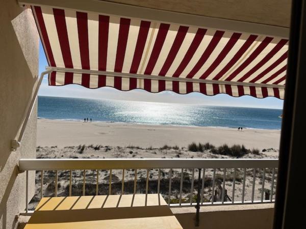 Sur La Plage Avec Vue Plongeante Sur La Mer - Marseillan
