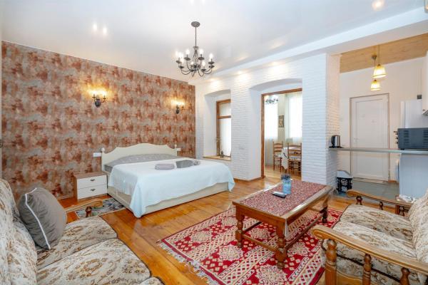 Old City Center- Adventurous Apt Hosted By Giorgio - Tbilisi
