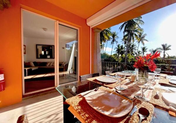 Scenic Riverfront 2 Bedroom Villa In Port Chambly - Port Louis