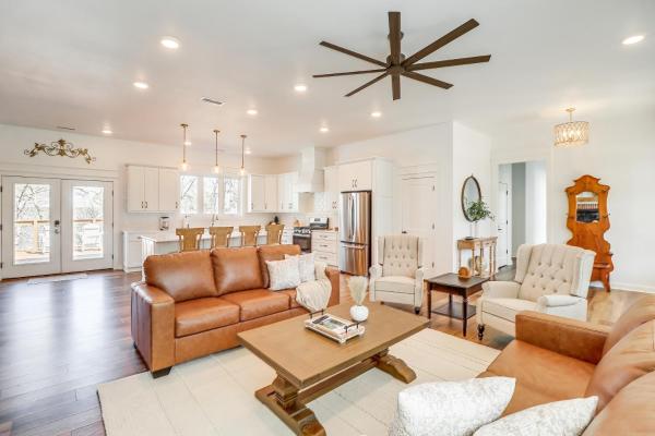 'The Hamilton Heber Springs' Home W/ Hot Tub! - Arkansas