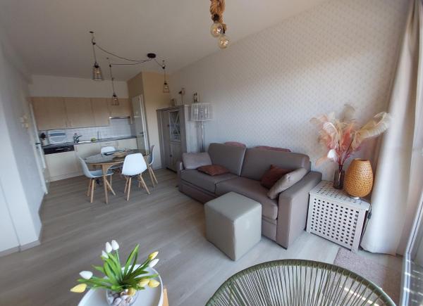 Gelijkvloers Vakantie-appartement Met Groot Zonnig Terras - Veurne