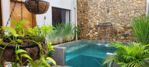 The Stone Elephant - A Place To Relax In Town With Hot Water And A Pool - San Juan del Sur