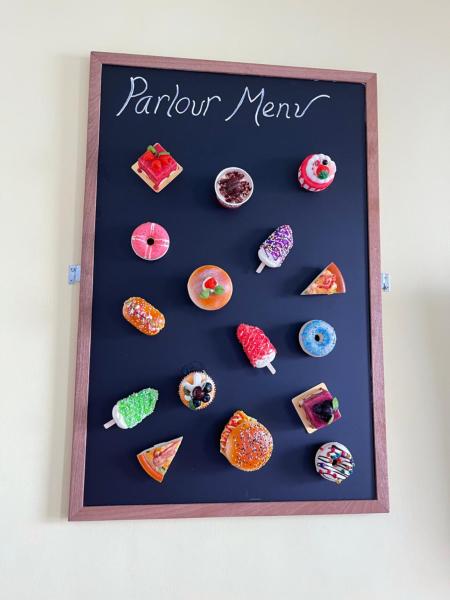 "The Parlour" Seafront Apartment - Eastbourne
