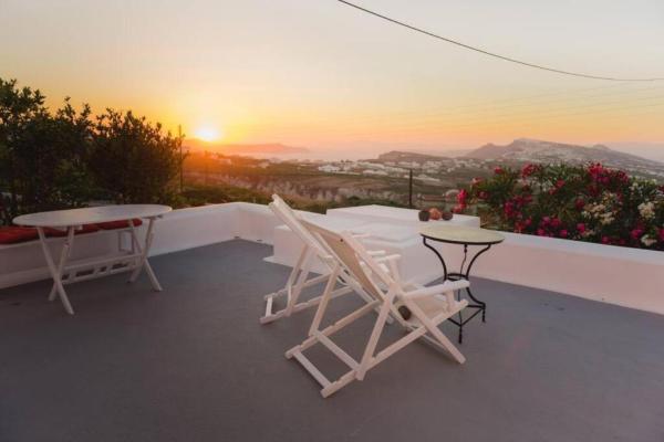 Kyveli's House With Panoramic View And Private Hot Tub - Szantorini