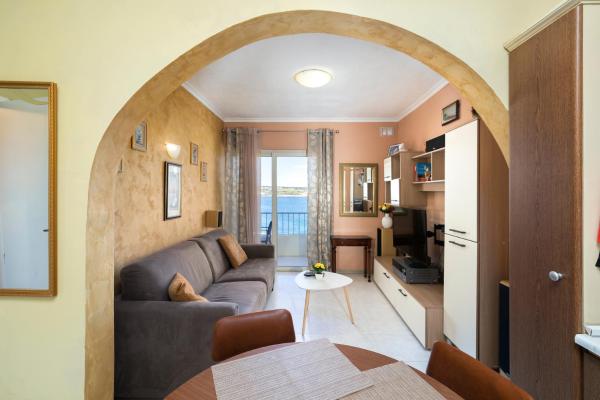 Cosy1 Bedroom Apartment With Balcony & Sea Views - Close To Mellieha Bay - Malta