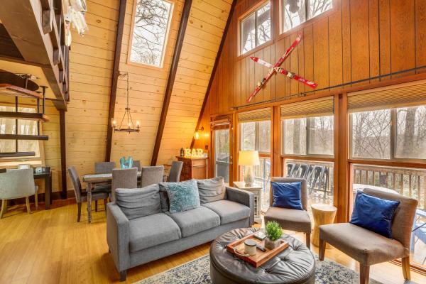 A-frame Cabin With Hot Tub 1 Mi To Beech Mountain! - Beech Mountain, NC
