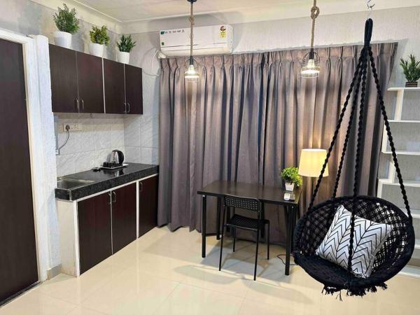 The Swing: Private Studio Room In Koregaon Park - Pune