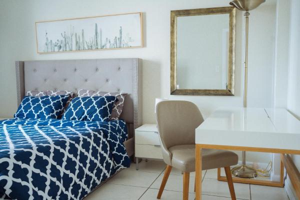 Your Vacation Home! Near The Beach - South Beach, FL