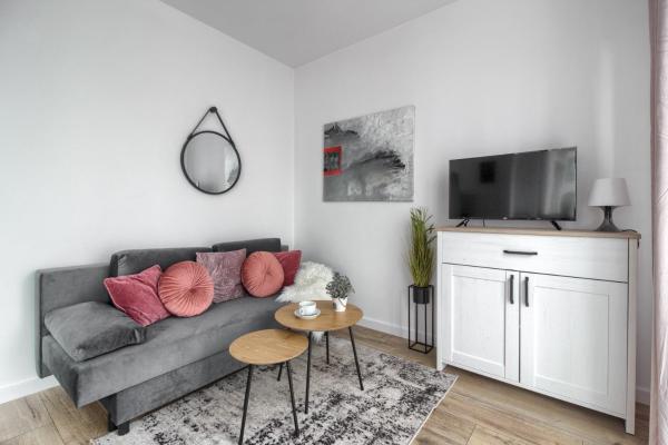 M&r Apartament Airport&business Wynalazek - Fast Wi-fi - Underground Garage - Self Check-in - Netflix - 6 Min From Chopin Airport - Varsovie