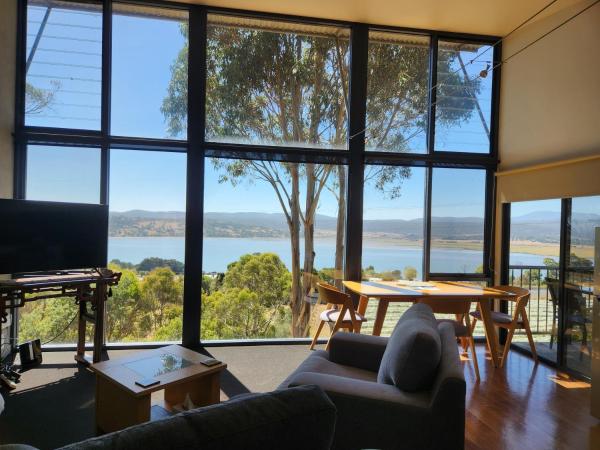 Winery Chalet Tamar Views - Tasmania
