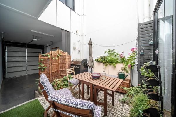 Kashida - Persian-style Townhouse With Office - Blackwood
