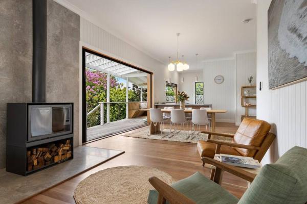 Fuller Holidays - Daisy's Beach House - Burns St Byron Town - Byron Bay