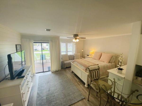 Sandpiper Cove Unit 8135 With Free Beach Service Pet Friendly - Destin, FL