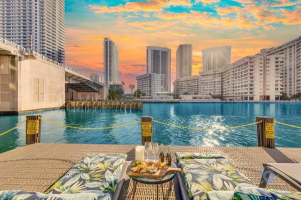 Modern Resort Modern Apartment 2 Br 2 Br Pool - Miramar, FL