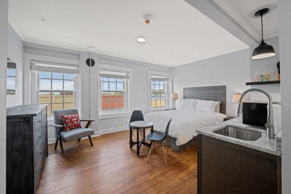 Historic Elegance Loft In Downtown Conway - Conway, SC