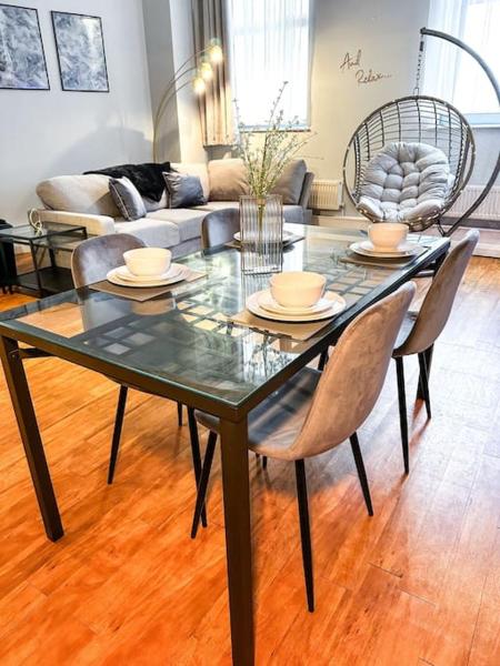 City Escape Apartment - Parking Available Sleeps 4 ! - Nottingham