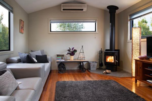 Alofi- Stunning Views And A Private Cinema Room! - Guildford, Australia