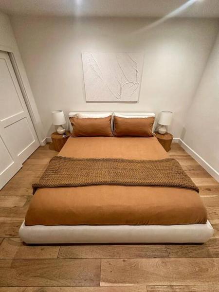 Luxury 1br Malibu Bungalow On Pch + Steps From Beach! - Malibú, CA