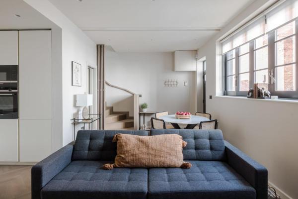 Parkside House - Regent's Park - By Frankie Says - Barnes
