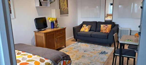 Modern Studio Apartment With Outstanding Views, Sleeps 2 - Mousehole