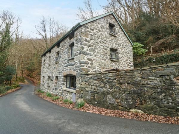 Hen Felin Isaf - Penrhyndeudraeth