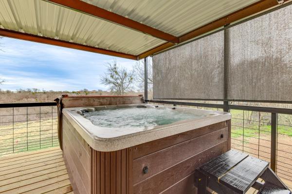 Hudson Oaks Country Creekside Home Hot Tub And Deck - Weatherford, TX