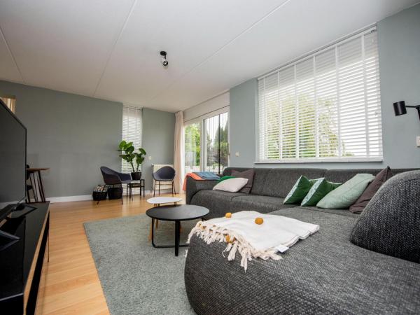 Holiday Escape With A Private Jetty - Heerenveen