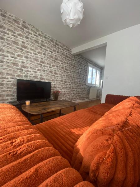 Appartement Spacieux Et Chaleureux - 4pers - Refait à Neuf - Parking Privatif - Proches Axes, Commerces Et Services - Check In 24-24 - Puy-de-Dôme