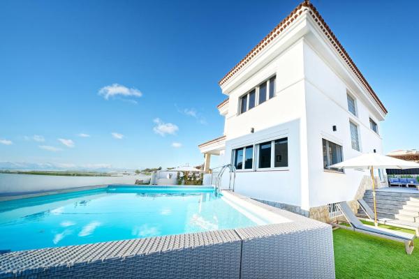 Ocean-view Villa With Private Pool In Meloneras - Gran Canaria