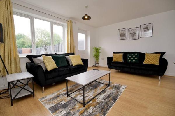 Highley's Nest - Fully Furnished Gem, Free Private Parking, Sky Tv & Netflix - Coventry