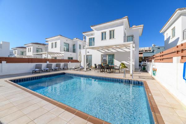 Sunrise Bay Villa #3 - Ayia Napa
