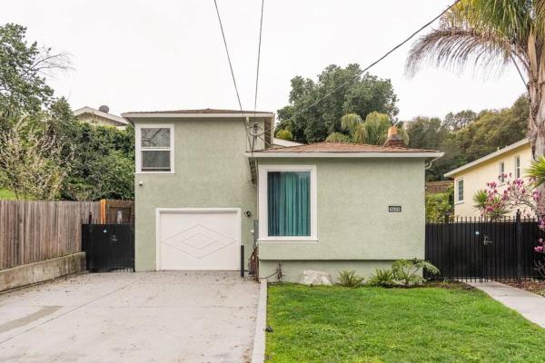 Guests House Queen Bed With Private Entrance - Oakland, CA