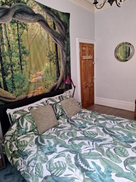 Todmorden Bed & Breakfast - The Toothless Mog - Todmorden