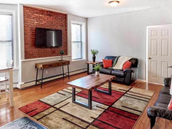Spacious Getaway By Wooster Square! - New Haven, CT