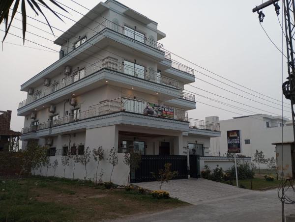 Hotel Luxe Heights Lahore - Lahore