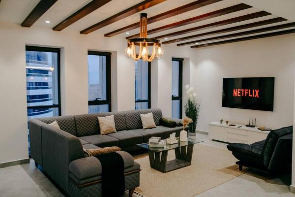 Luxury 3 Bedroom Sub Penthouse With Rooftop Pool - Dubai