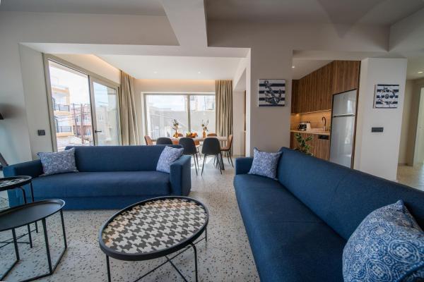 City House - Hersonissos Center - Sleeps 8 - Crete