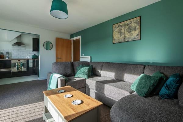 Towpath Gardens Apartment (Free Parking And Central) - Swindon