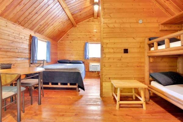 Secluded Rustic Cabin With Views - Bloomington, IN