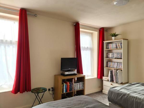 Ideal Apartment Close To The Hustle And Bustle,town Centre - Oldham