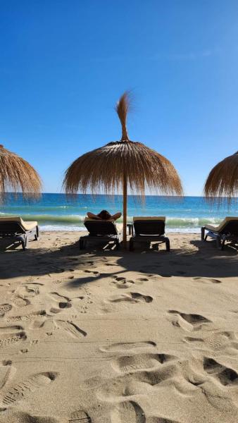 Apartment Beachfront Accommodation - Estepona